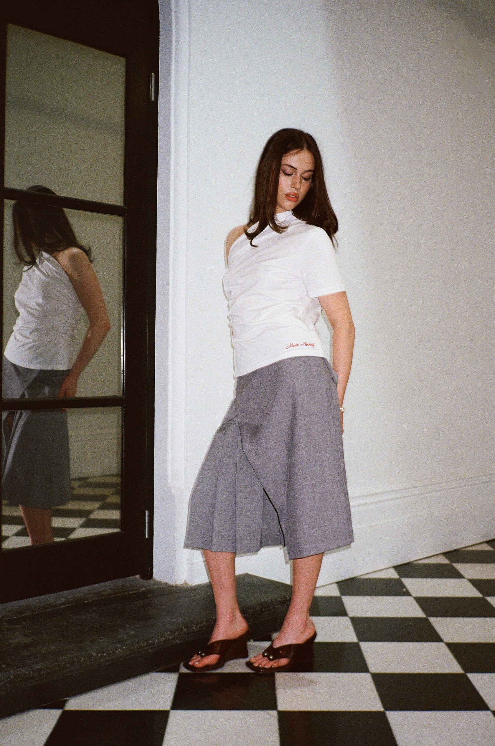 COLD SHOULDER TEE – Mode Mischief Studios