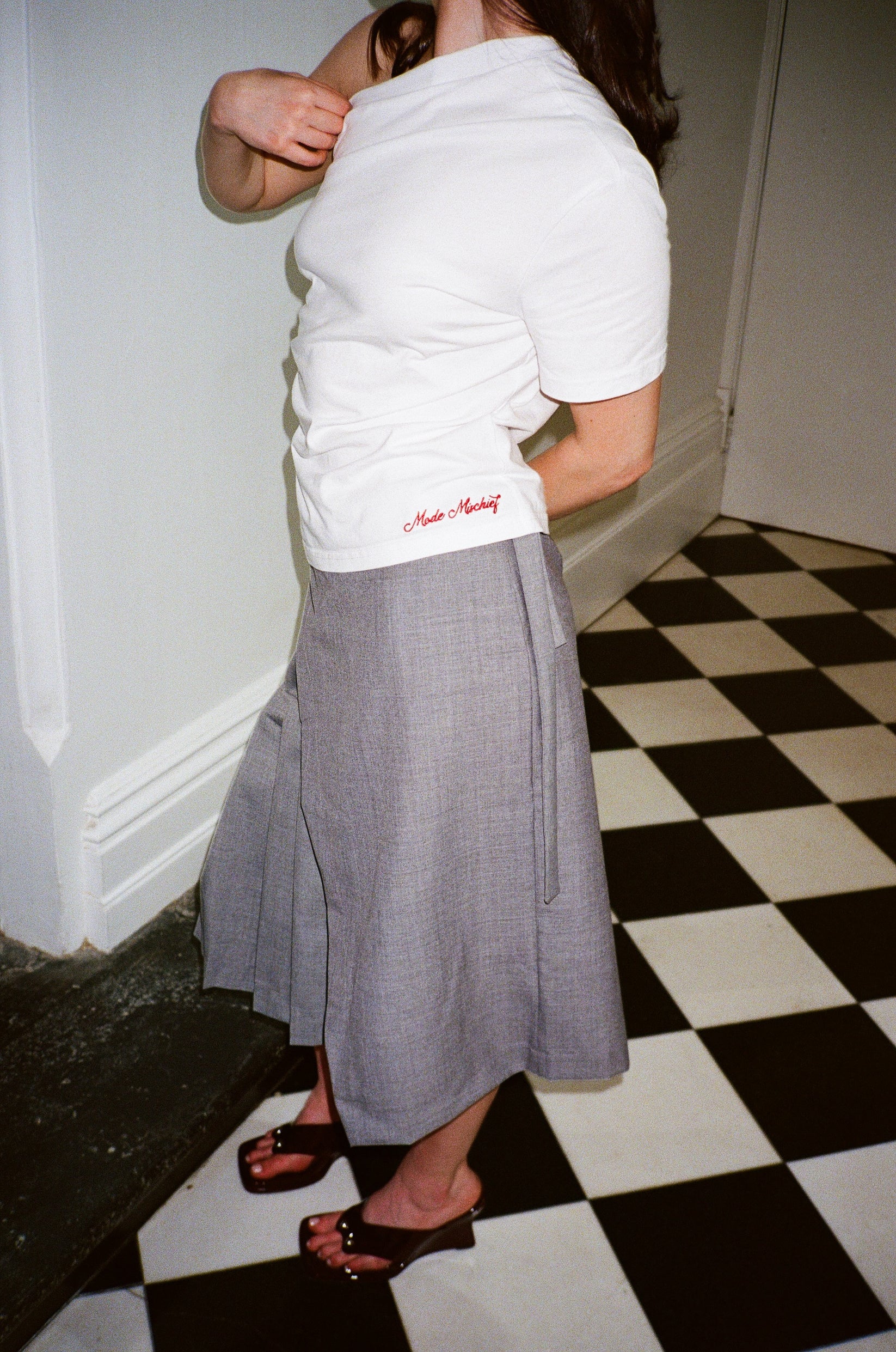 COLD SHOULDER TEE – Mode Mischief Studios