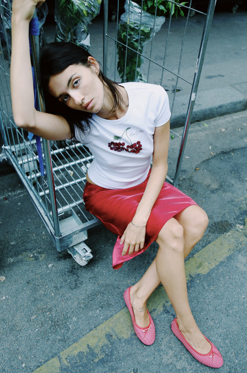 Open media 4 in modal